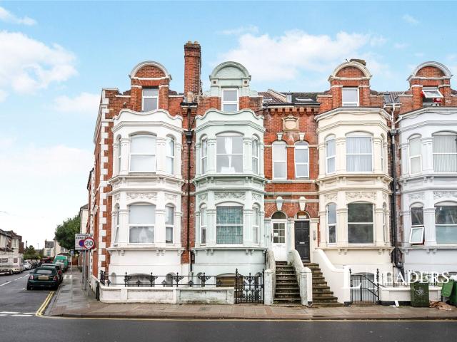 Studio to rent in Victoria Road North, Southsea, Hampshire, PO5 | Leaders