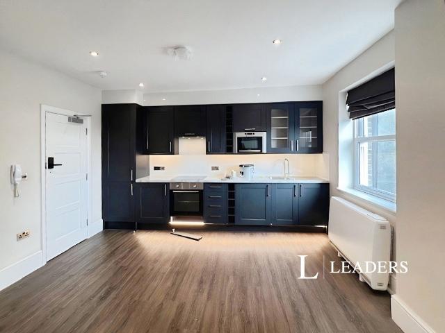 Studio to rent in West Street, Brighton, East Sussex, BN1 | Leaders