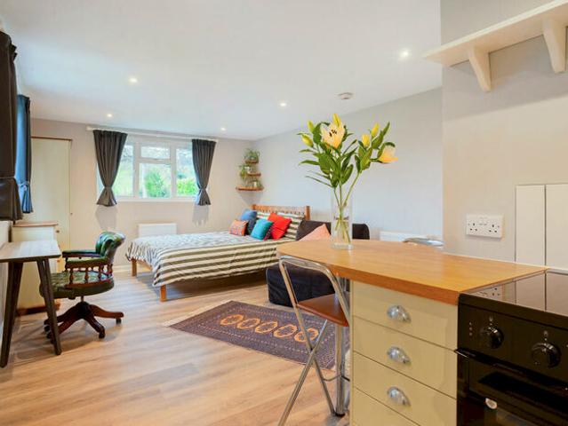 Studio To Rent In Wheatley Road, Forest Hill, Oxford, OX33