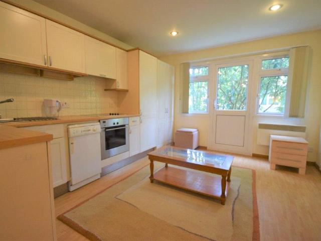 Studio to Rent in Wokingham Mill Close WOL190110