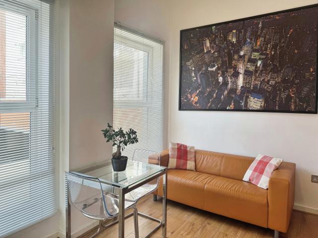 Studio to rent in Anson Court, The Canalside, Gunwharf Quays, Portsmouth, PO1 | Leaders
