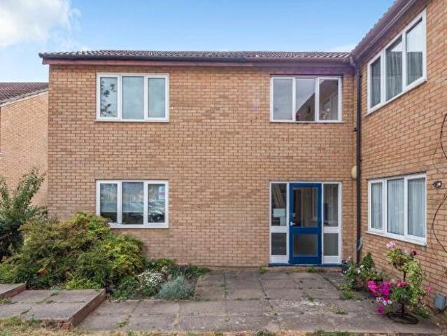 Studio To Rent In Bowmont Drive, Aylesbury, HP21