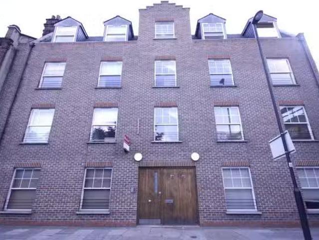 Studio to rent in Black Prince Road, London SE11