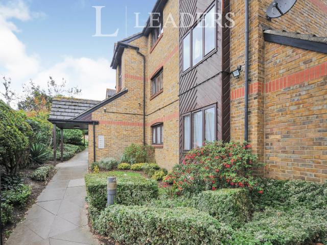Studio to rent in Castle Court, Sydenham Road, London, SE26 | Leaders