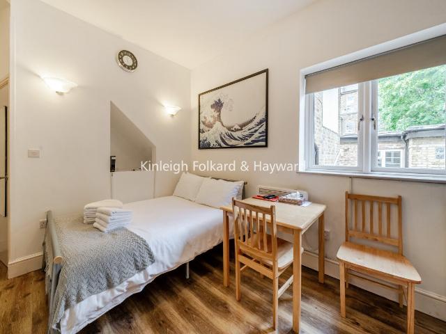 studio to rent in Corbyn Street, London, N4