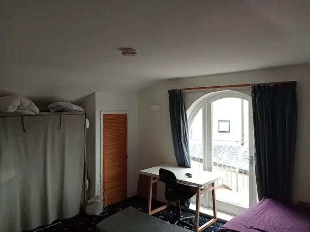 Studio To Rent In Cowley Road, Oxford, OX4