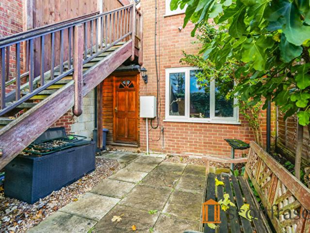 Studio To Rent In Cowley Road, Oxford, OX4
