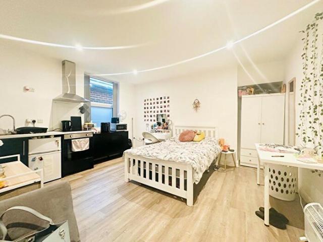Studio To Rent In Derby Road, Nottingham, NG7