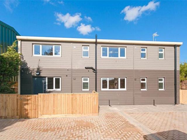 Studio To Rent In Harcourt House, Cotswold Dene, Standlake, OX29