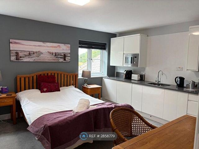 Studio To Rent In High St, Northampton, NN7