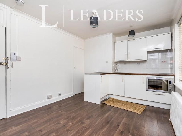 Studio to rent in High Street, Guildford, GU1 | Leaders