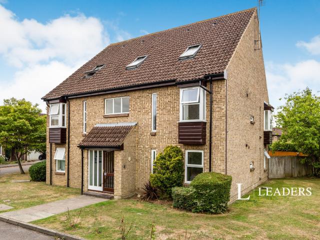 Studio to rent in Hodgson Gardens, Guildford, GU4 | Leaders