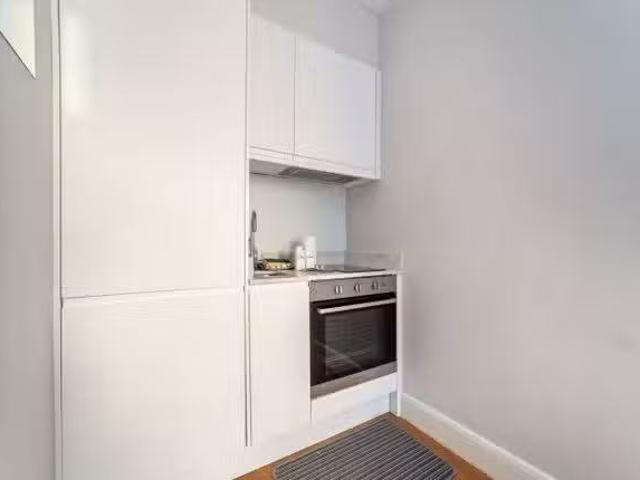 Studio to rent in Kenway Road, Earls Court, London SW5