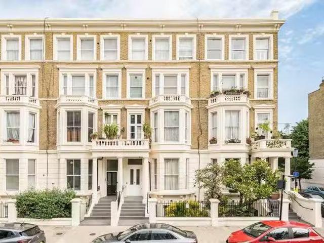 Studio to rent in Longridge Road, Earls Court SW5