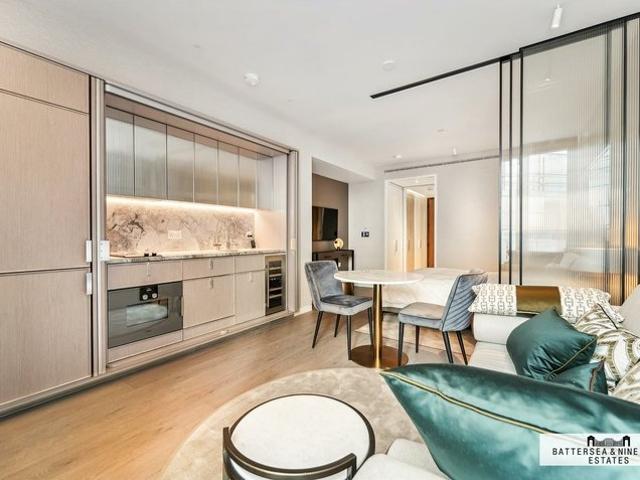Studio to rent in Mandarin Oriental, Hanover Square, W1S
