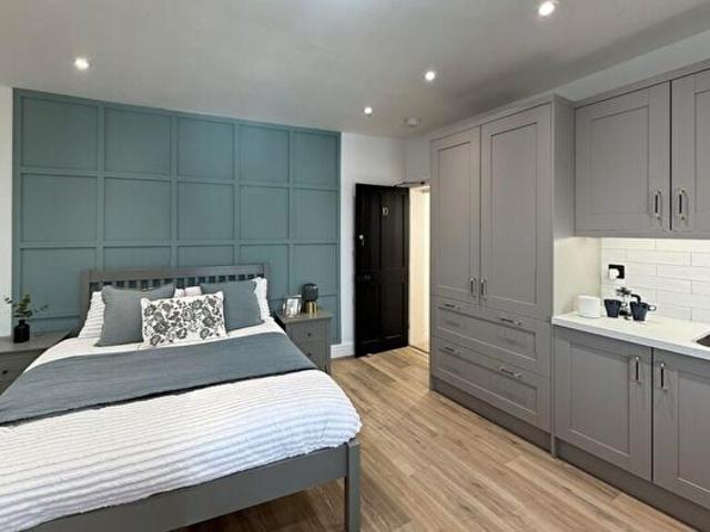 Studio To Rent In Market Place, Daventry, NN11