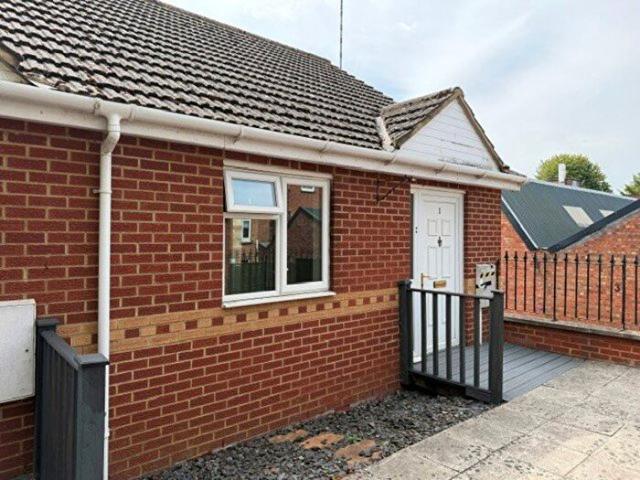 Studio To Rent In Paddock Mews, Desborough, Kettering, NN14