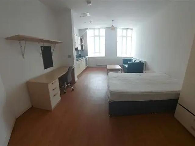 Studio To Rent In Portland House, SA1