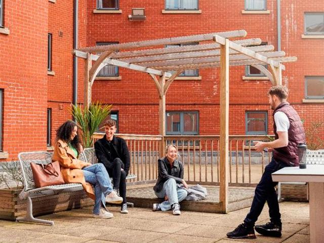 Studio to rent in Premium Ensuite Archways, Sheffield S1