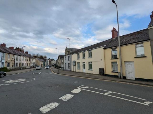 Studio To Rent In Priory Street, Carmarthen, Carmarthenshire, SA31