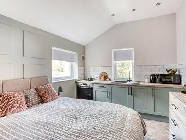 Studio To Rent In Room, Old Chester Road, DE1