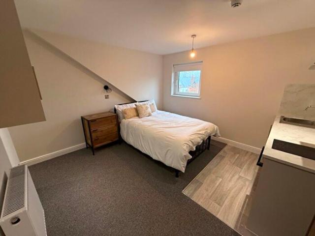 Studio To Rent In Room, Granville Avenue, NG10