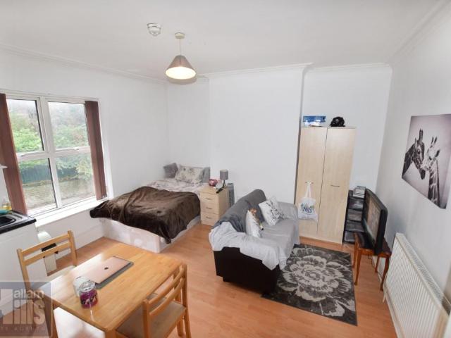Studio to rent in Sheffield South Yorkshire, S11, from Hallam Hills ltd Sheffield. 34088