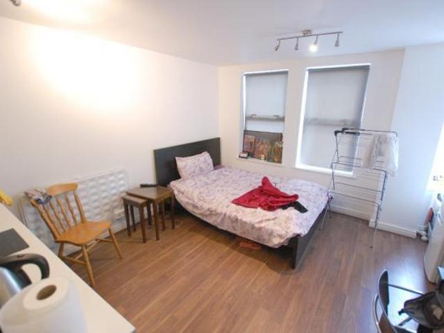 Studio to rent in Sheffield South Yorkshire, S1, from Hallam Hills ltd Sheffield. 34088