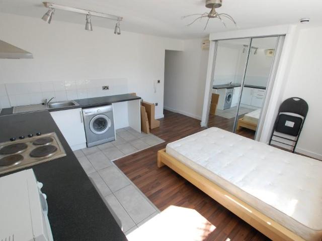 Studio to rent in Sheffield South Yorkshire, S2, from Hallam Hills ltd Sheffield. 34088
