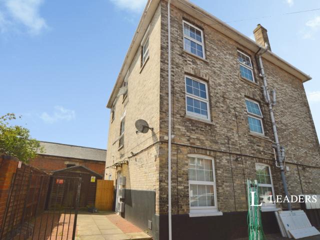 Studio to rent in South Street, Colchester, Essex, CO2 | Leaders