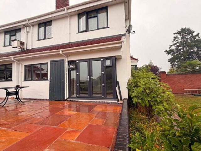 Studio To Rent In Stratford Road, Solihull, B94