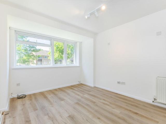 studio to rent Langley Lawnes, 79 Langley Park Road, Sutton, SM2