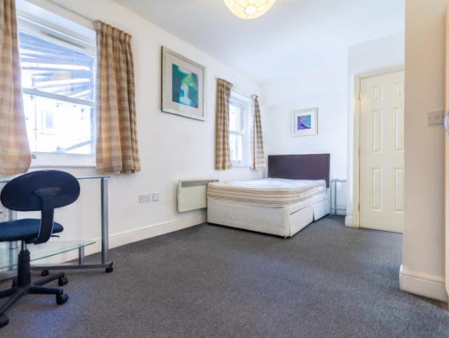 Studio to rent next to Central Station