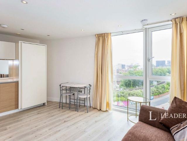 studio to rent No 1 Building, Gunwharf Quays, Portsmouth, PO1