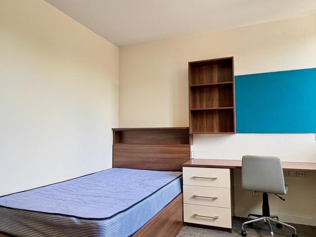 Studio to rent on The Grove, London