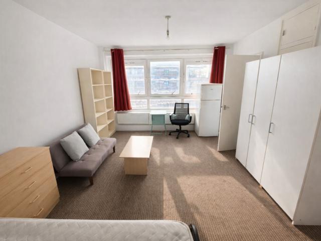 Studio to rent on York Way Estate, London