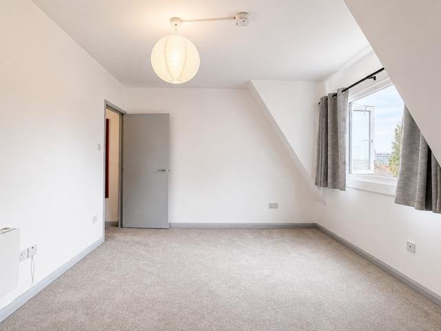 Studio to rent on Abbeyfields Close, London
