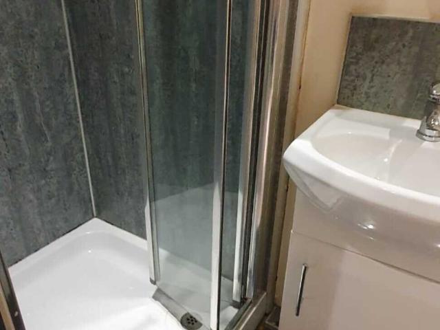 Studio to rent on Ashmore Road, London
