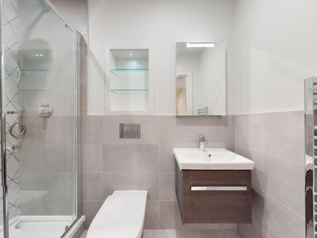 Studio to rent on Beverley Way, London