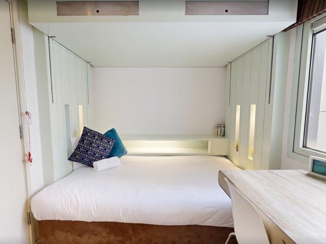 Studio to rent on Chalk Farm Road, London