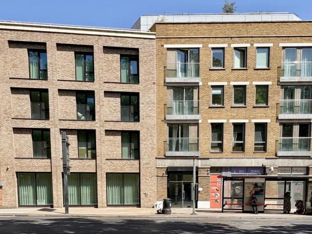 Studio to rent on Commercial Road, London