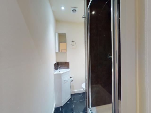 Studio to rent on Cranhurst Road, London