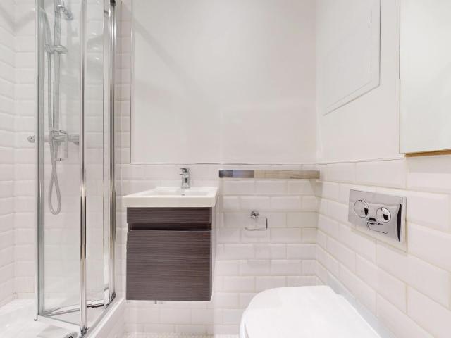 Studio to rent on Draycott Avenue, London