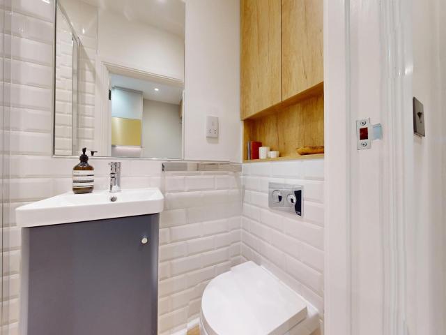 Studio to rent on Draycott Avenue, London