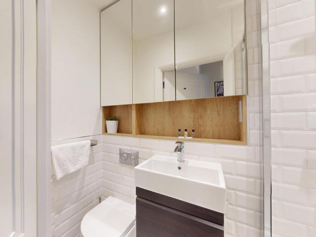 Studio to rent on Draycott Avenue, London