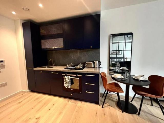 Studio to rent on Goodluck Hope Walk, London