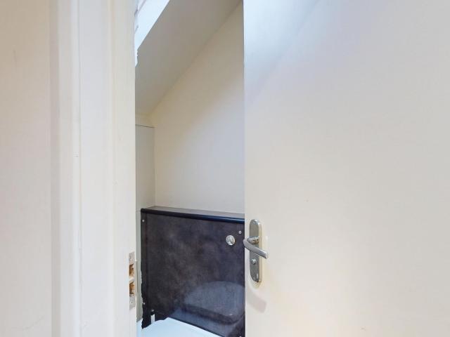 Studio to rent on High Road, London