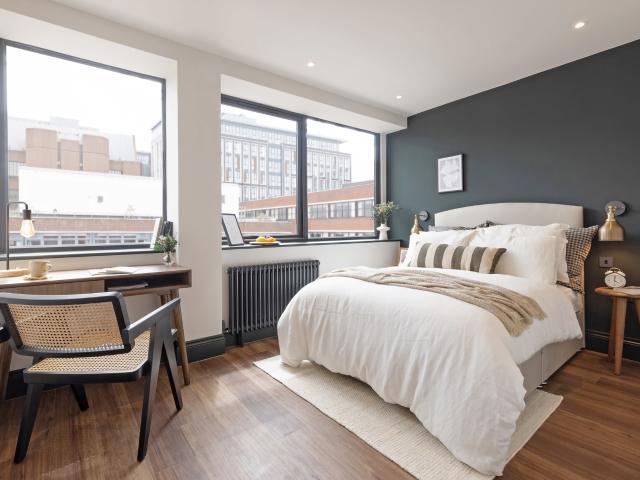 Studio to rent on James Street, Liverpool