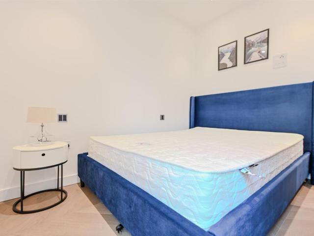 Studio to rent on Minories, London