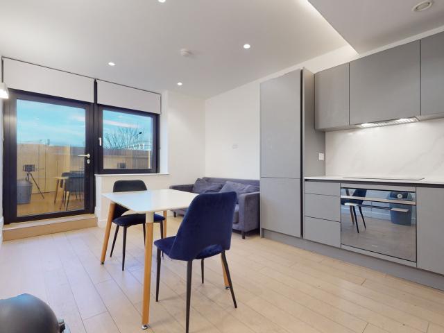 Studio to rent on New Horizons Court, London